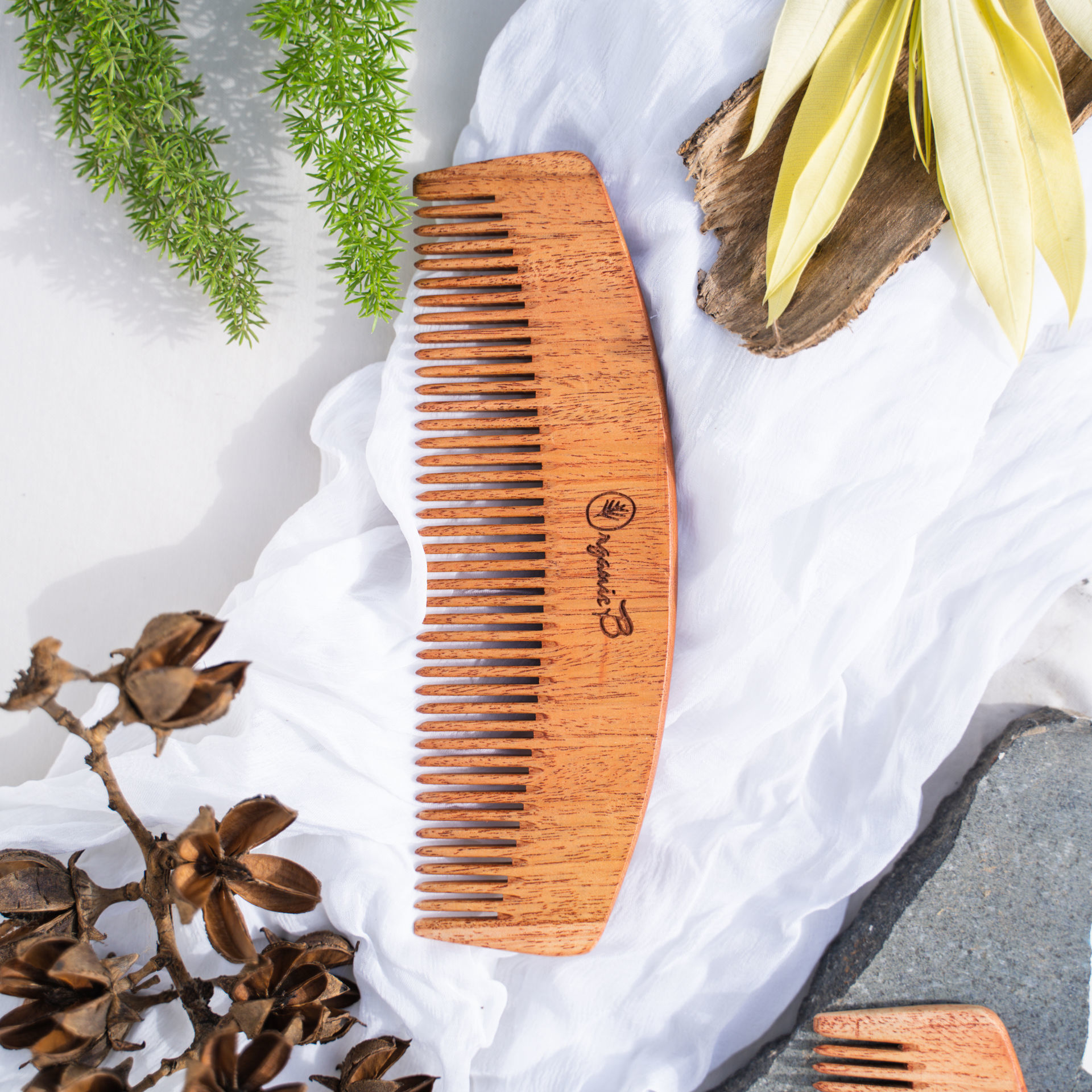Neem Comb (Moon Shaped) for Detangling | Wecomart - Buy Authentic ...